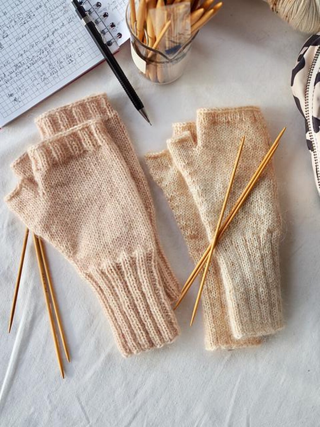 Crème Mittens Knitting Pattern (reversible Rib, Two Gauges, Family ...