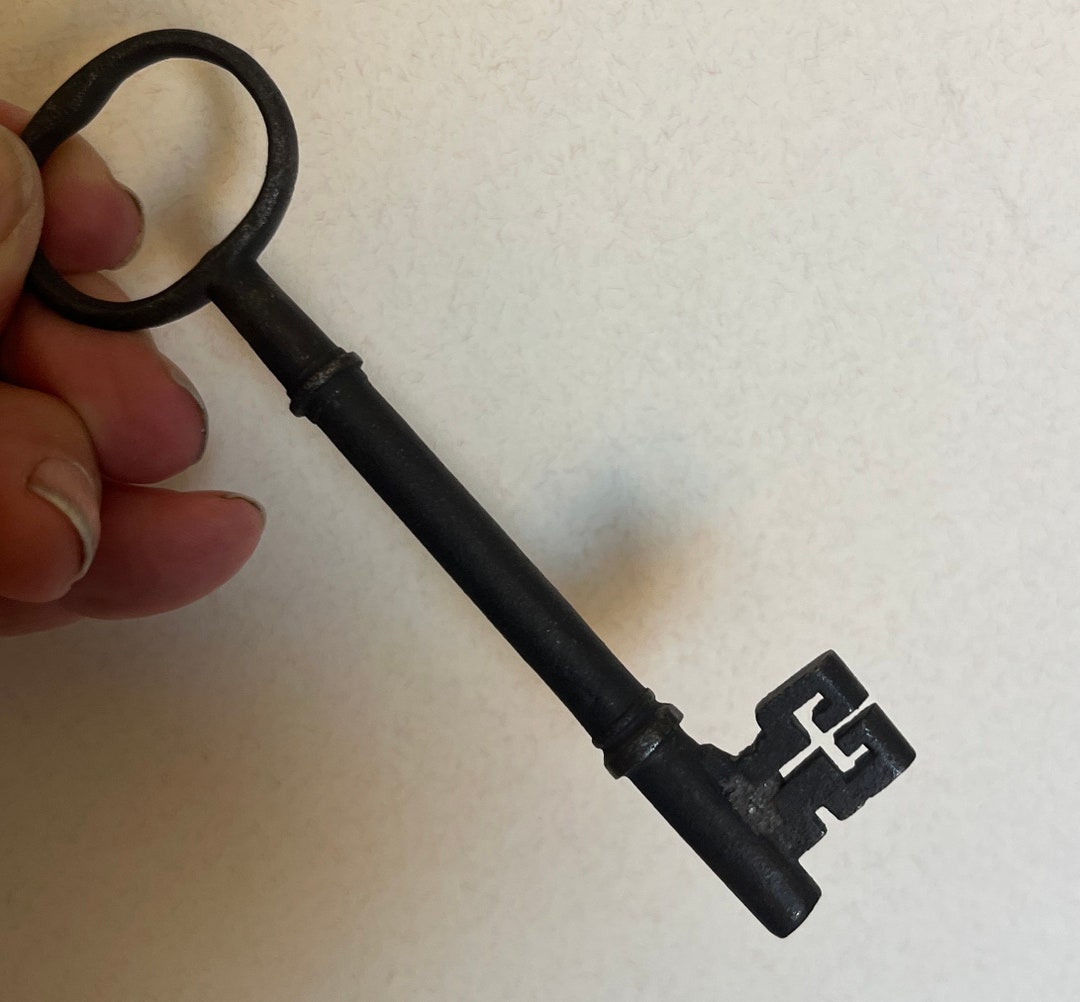 KEY 18th Century English Authentic Steampunk Iron 4 1/2 Skeleton Key ...