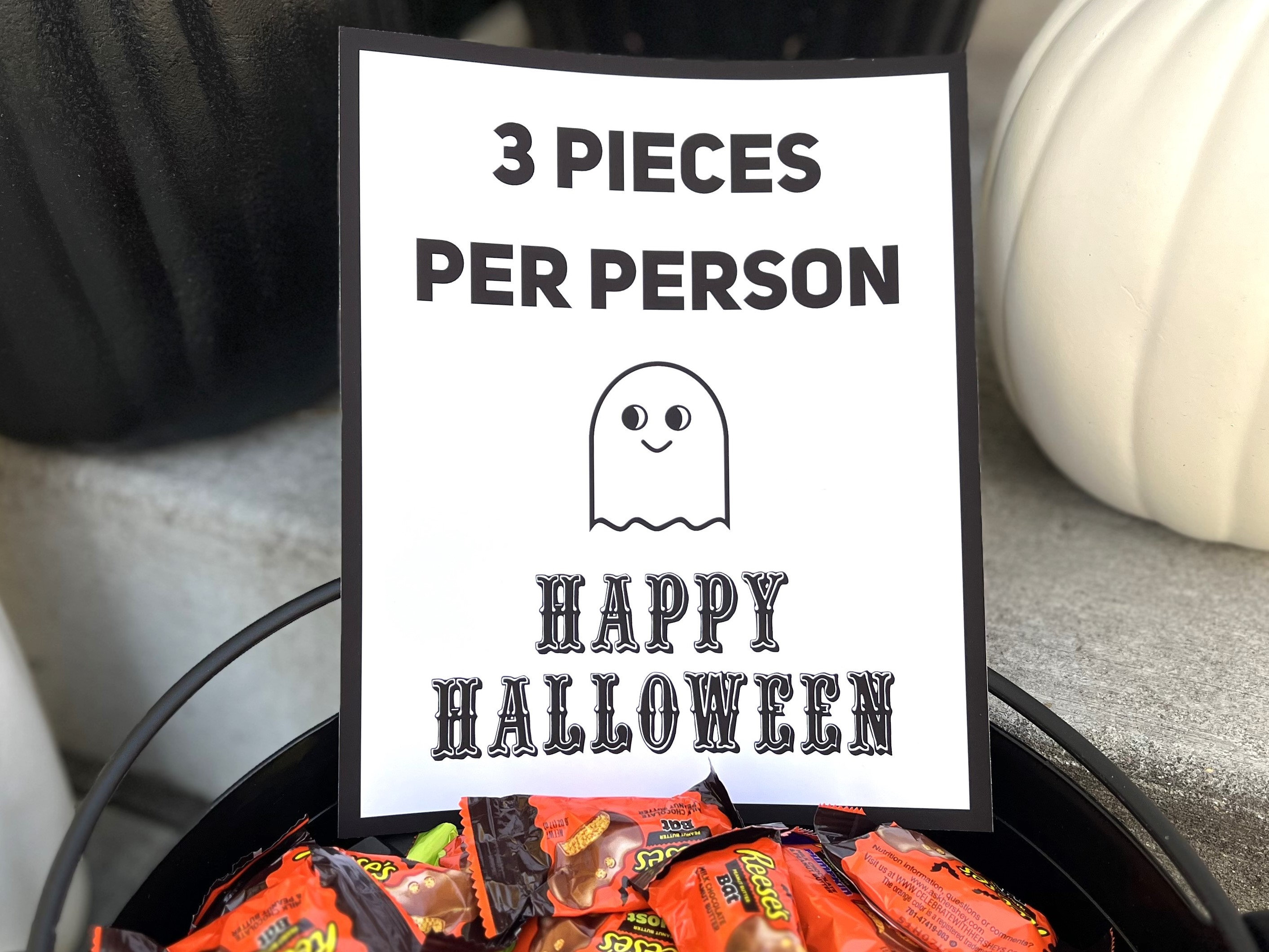 Halloween Trick or Treat Sign Printable, Halloween Candy Sign Door ...