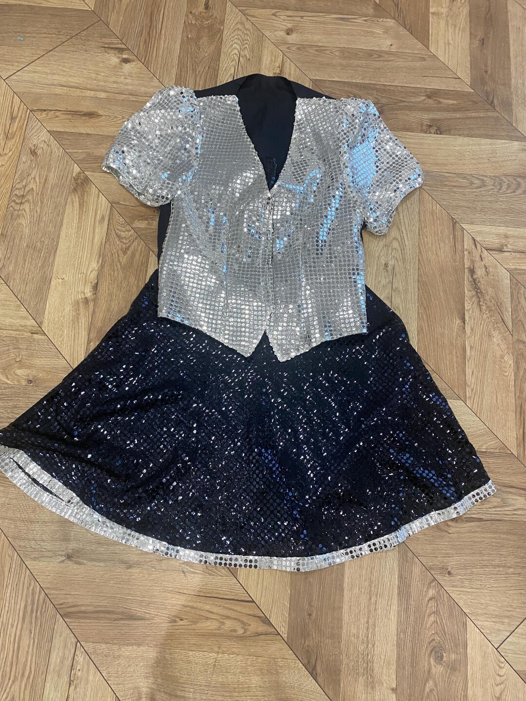 80s Disco Costume – Silver Sequin Jacket & Black Dress – Vintage Party ...
