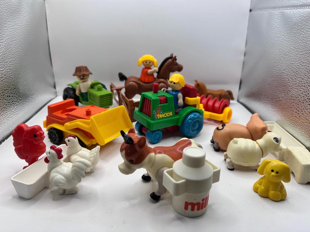 Vintage Little Playmates Farm Play Set Tractor Little People Sheep Pig ...