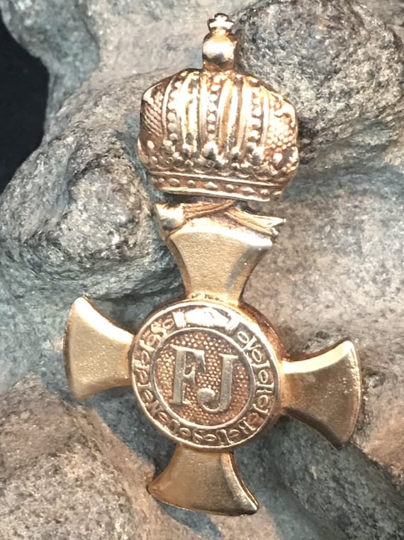 vintage reproduction cross - Gem