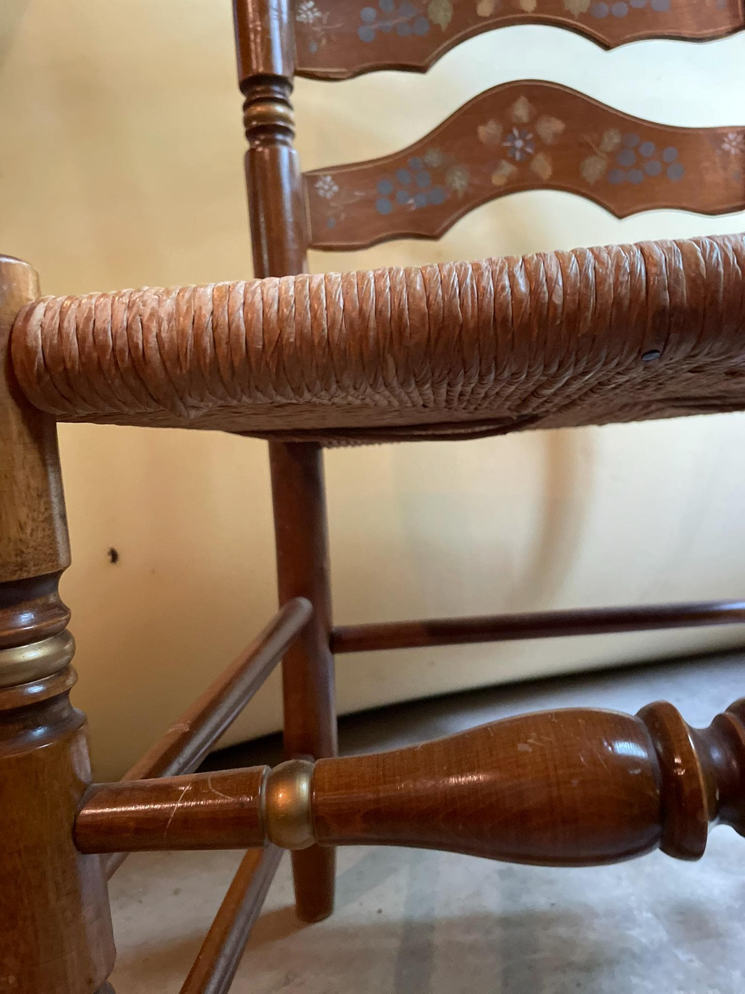 Heirloom Nutmeg Maple Colonial Ladderback Chair | Early American ...