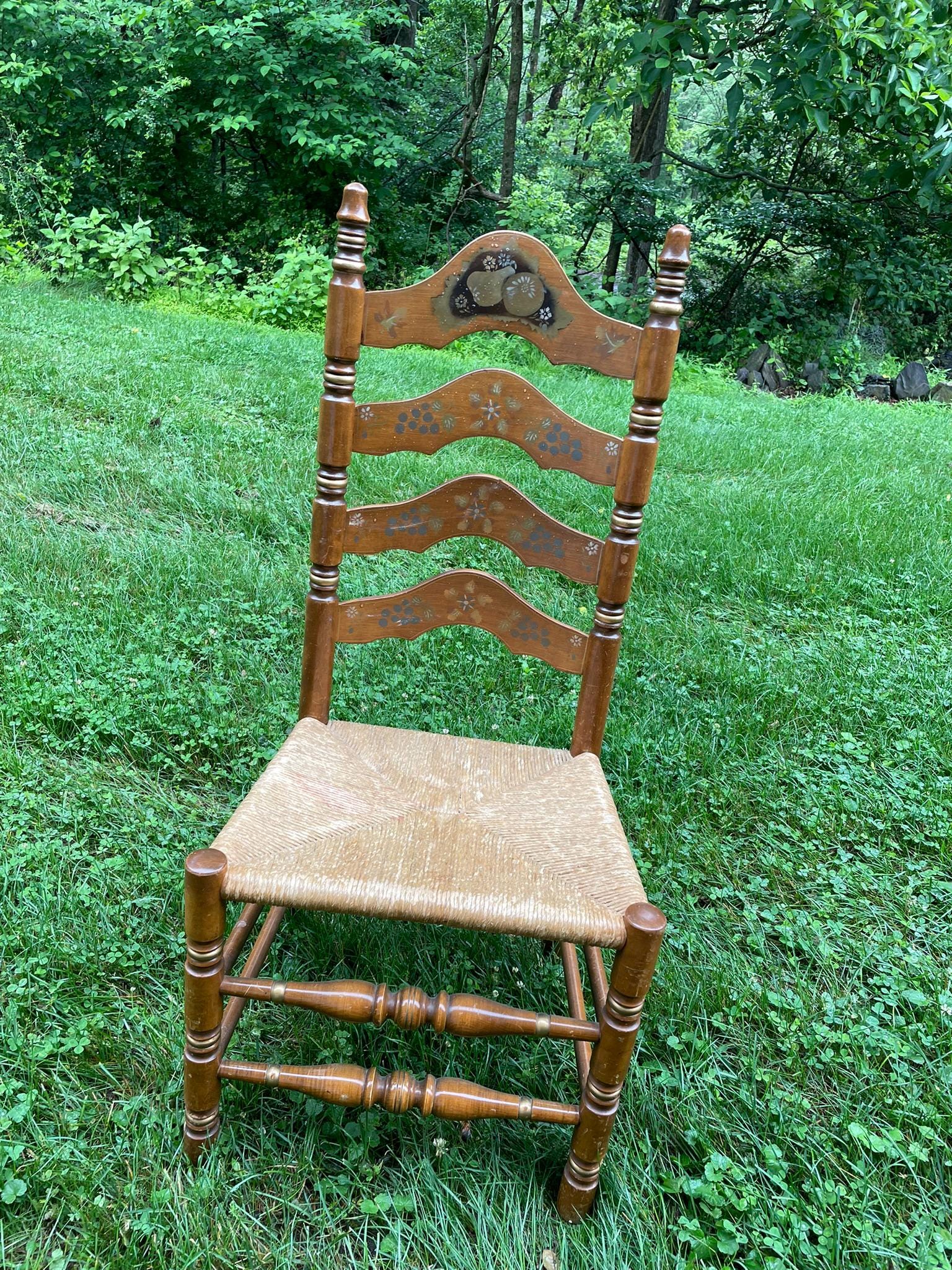 Heirloom Nutmeg Maple Colonial Ladderback Chair | Early American ...