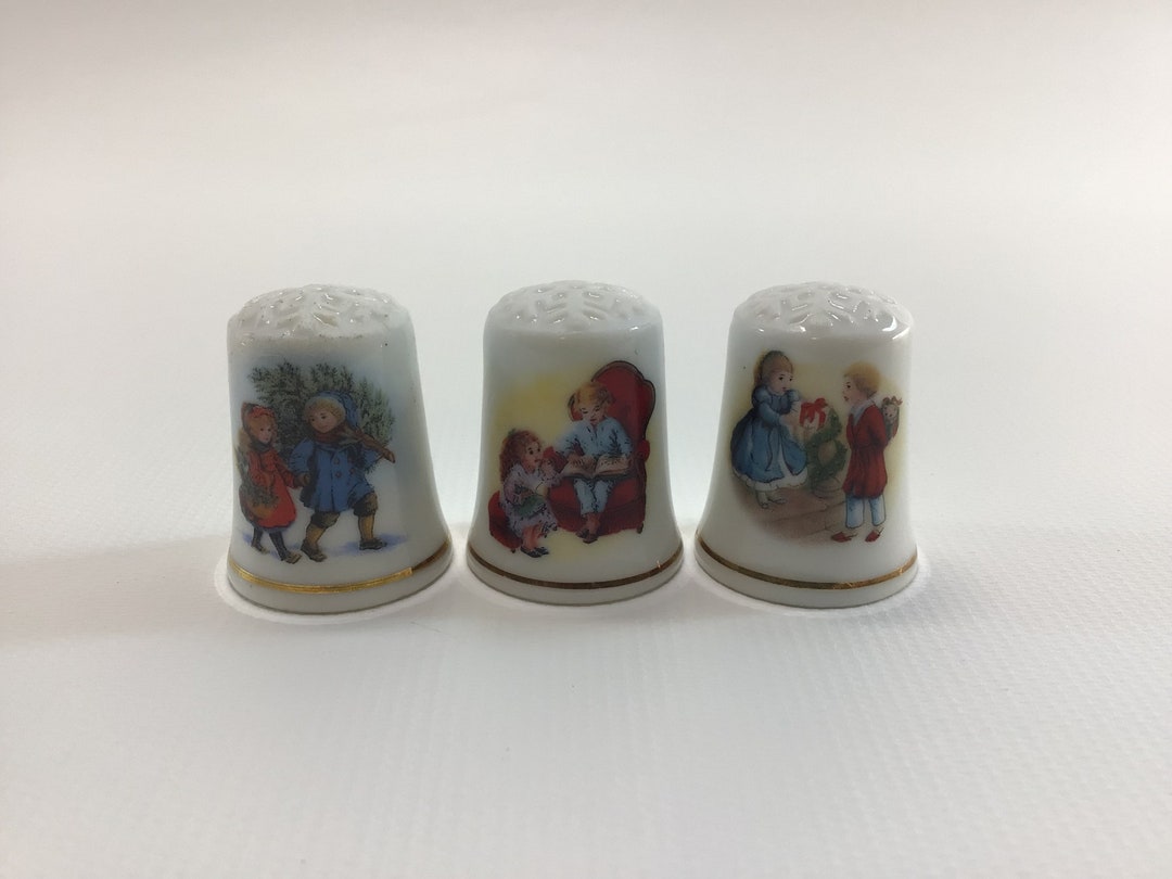 Ceramic Christmas Thimbles Vintage Avon Holiday Decor White Snowflake ...