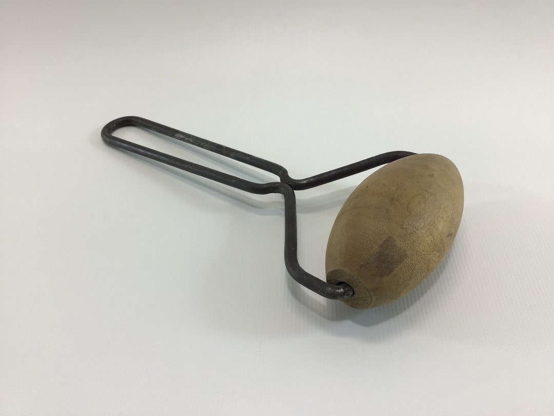 Androck Wooden Roller Food Press Kitchen Utensil Strainer Accessory ...