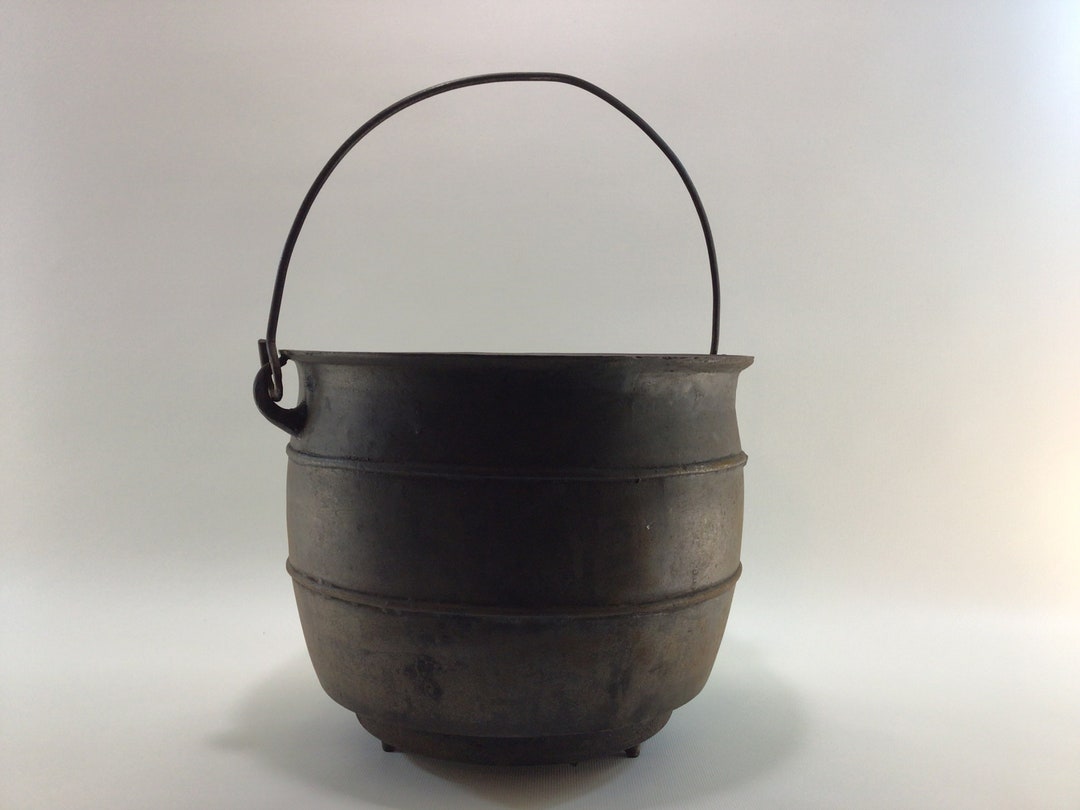 Cast Iron Footed No. 9 Bean Pot With Gate Mark Antique Country Kitchen ...