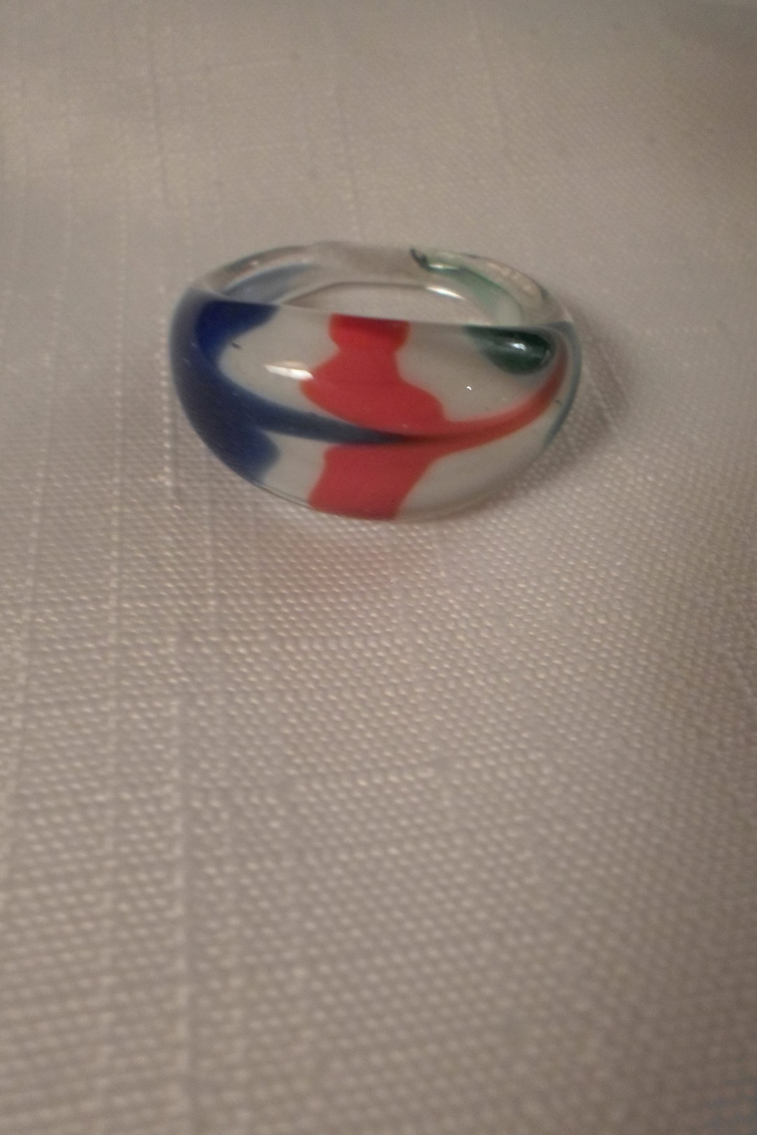 INJECTED LUCITE RING / Size 8-1/4 / Layered / Laminated / Go-go / Disco ...