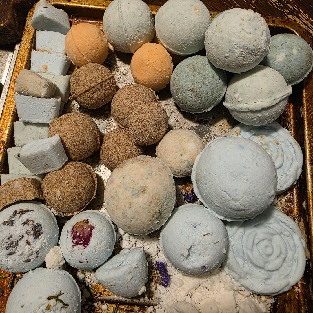 Handmade Moisturizing Bath Bombs With Coconut and Avocado Oil - Etsy