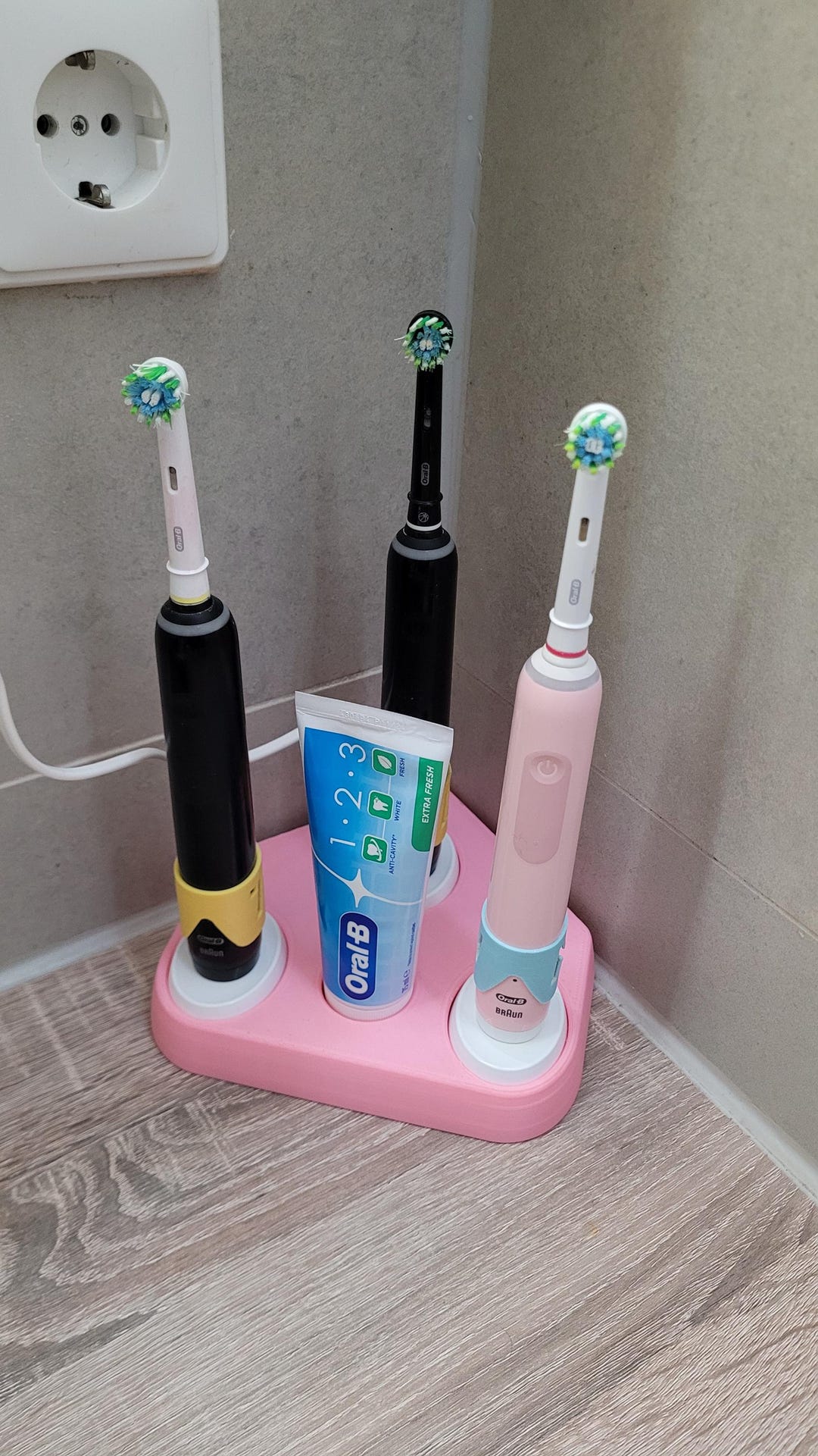 Oral-b Toothbrush Holder (multi-charger, Models for 2 to 6 Toothbrushes ...