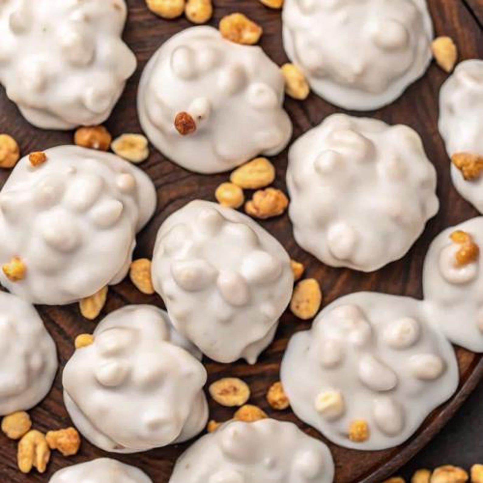 Polar Bear Paws Candy Recipe: Caramel, Peanuts, Vanilla Almond Bark - Etsy