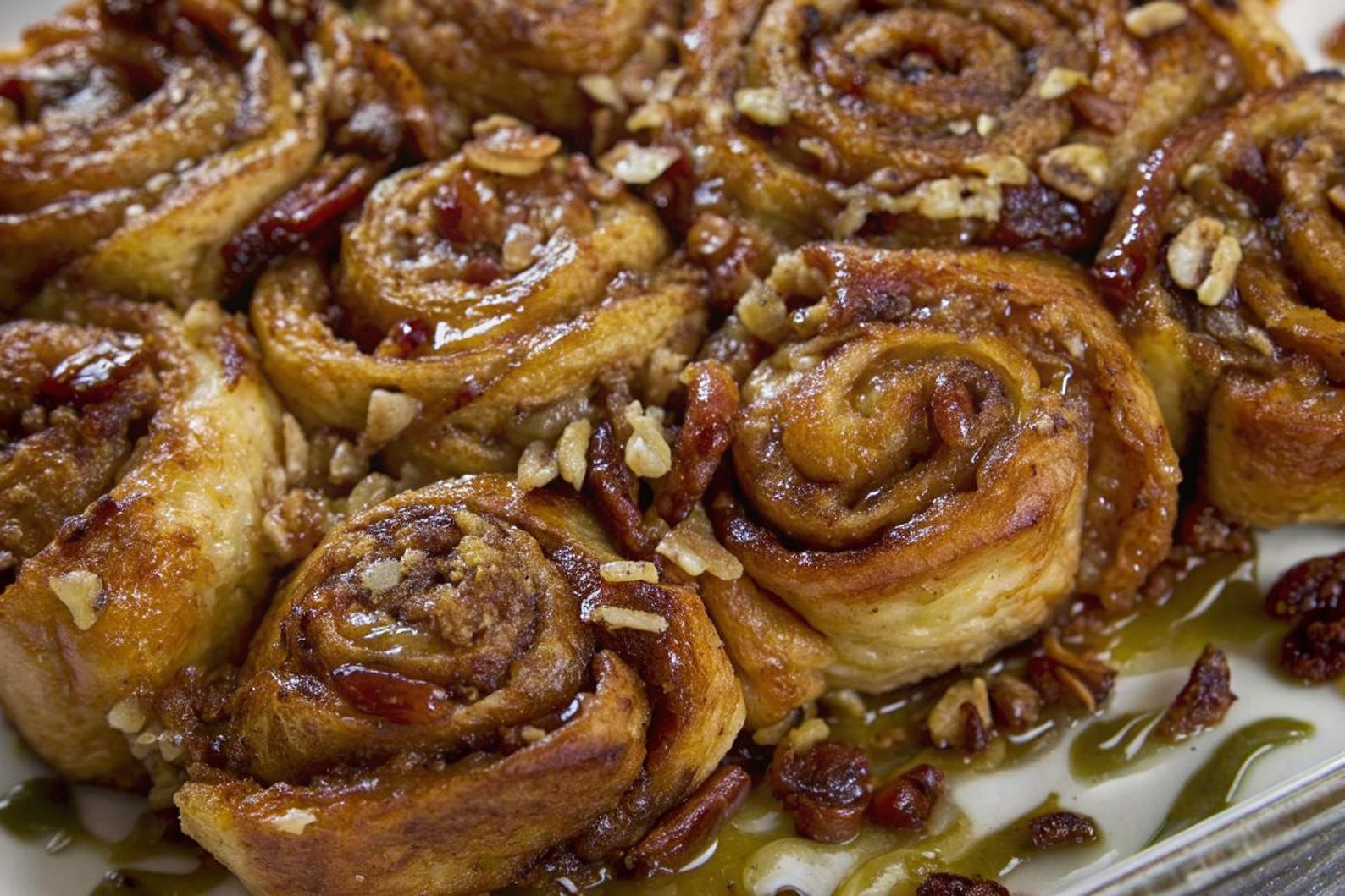 Easy Sticky Buns Recipe: Crescent Roll, Cinnamon Sugar, Pecan Topping ...