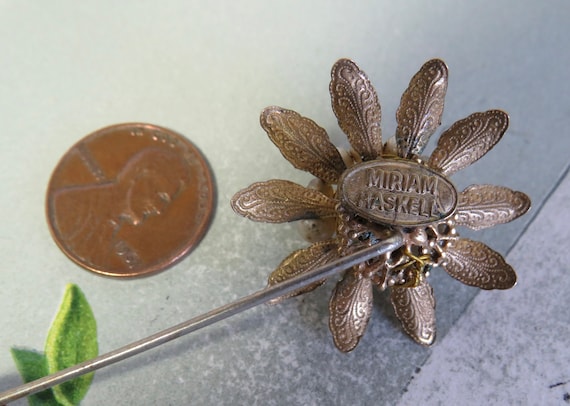 MIRIAM HASKELL Signed Gold Daisy Flower Stick Pin Sti… - Gem