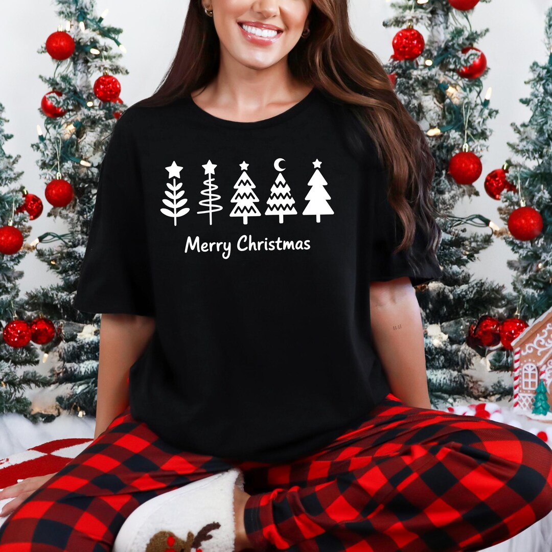 Minimalist Christmas Tree Graphic Tee, Modern Holiday Outfit - Etsy