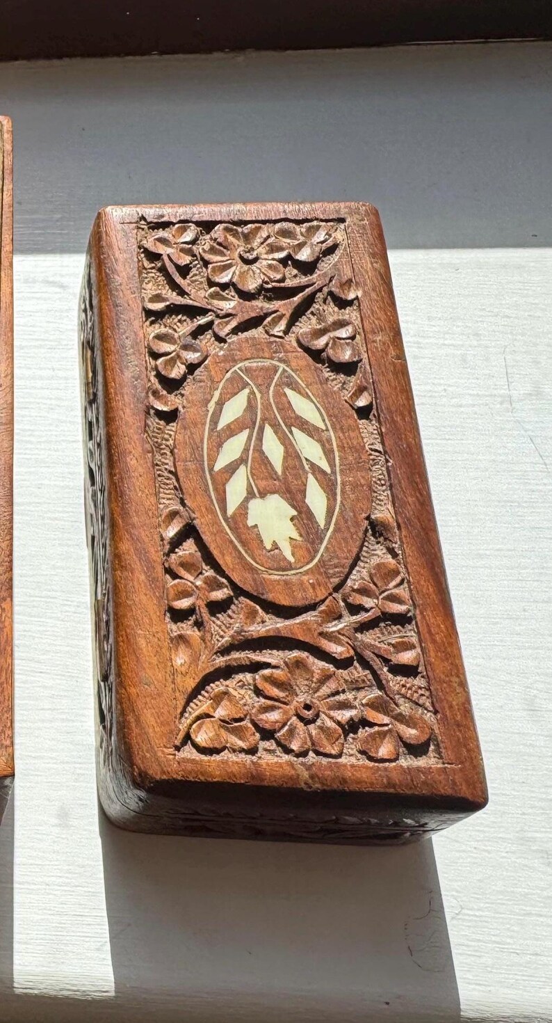 Hand Carved Wooden Trinket Box, Handmade Acacia Wood Jewellery ...