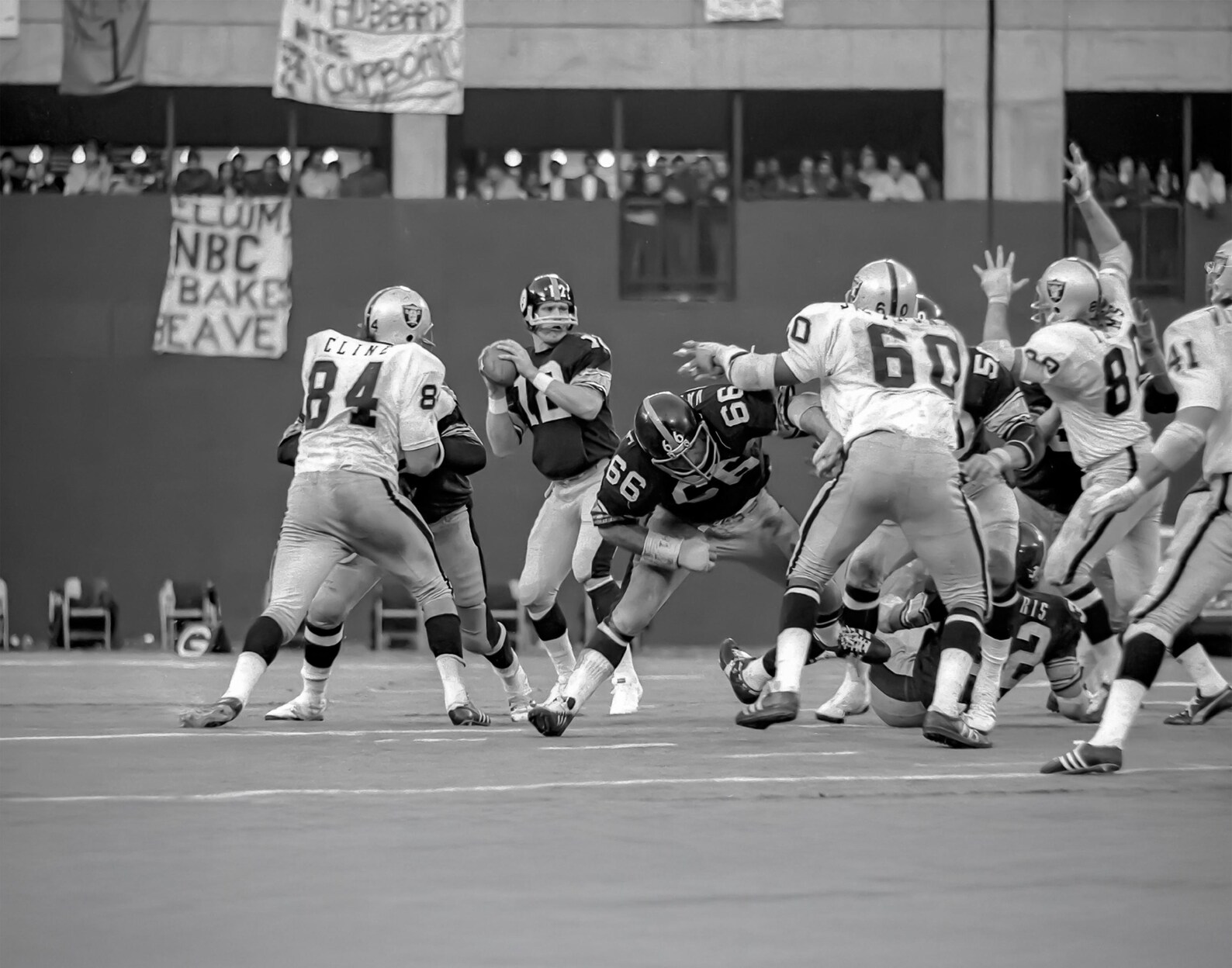 Terry Bradshaw in Pocket – 1972 Playoff Vs Raiders Vintage Steelers NFL ...