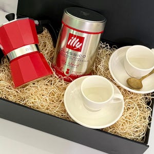 Authentic Chic Italian Espresso Gift Box - Illy Coffee, Moka Pot & Cups ...