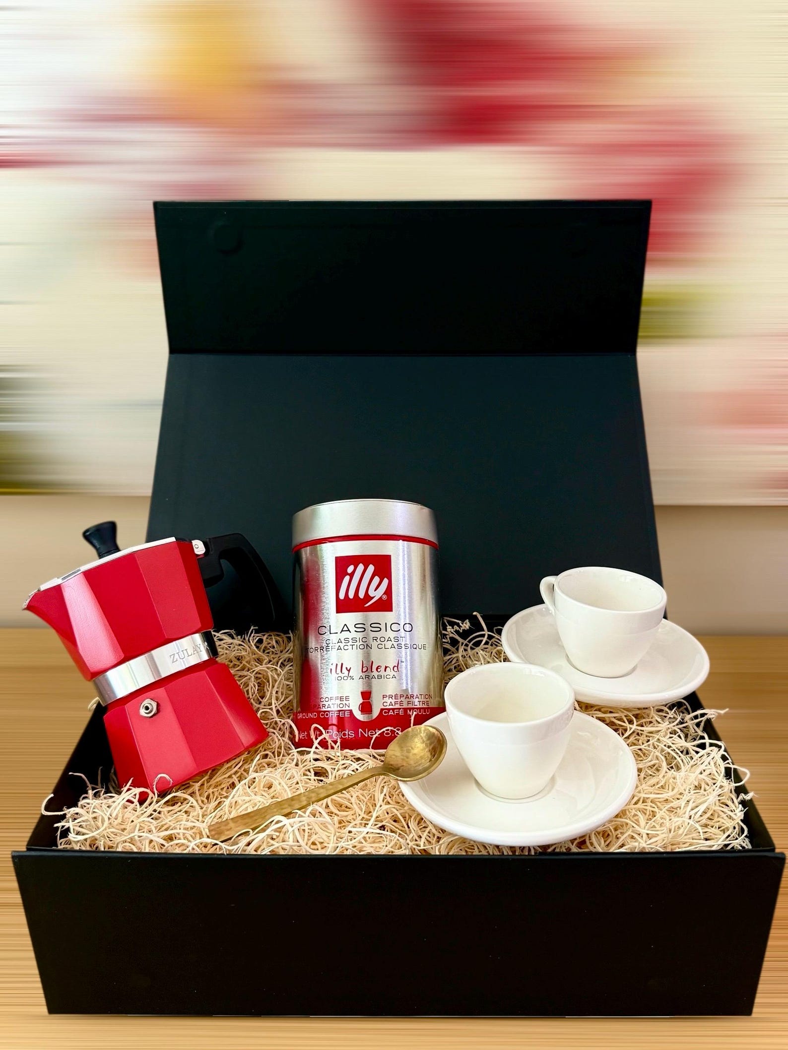 Authentic Chic Italian Espresso Gift Box - Illy Coffee, Moka Pot & Cups ...