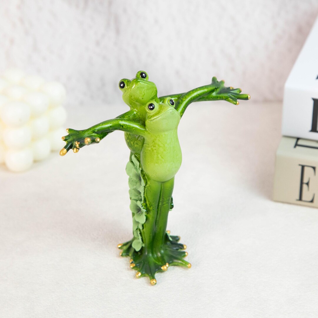 Resin Frog Couple Figurine – Romantic Dancing Frogs Ornament - Etsy