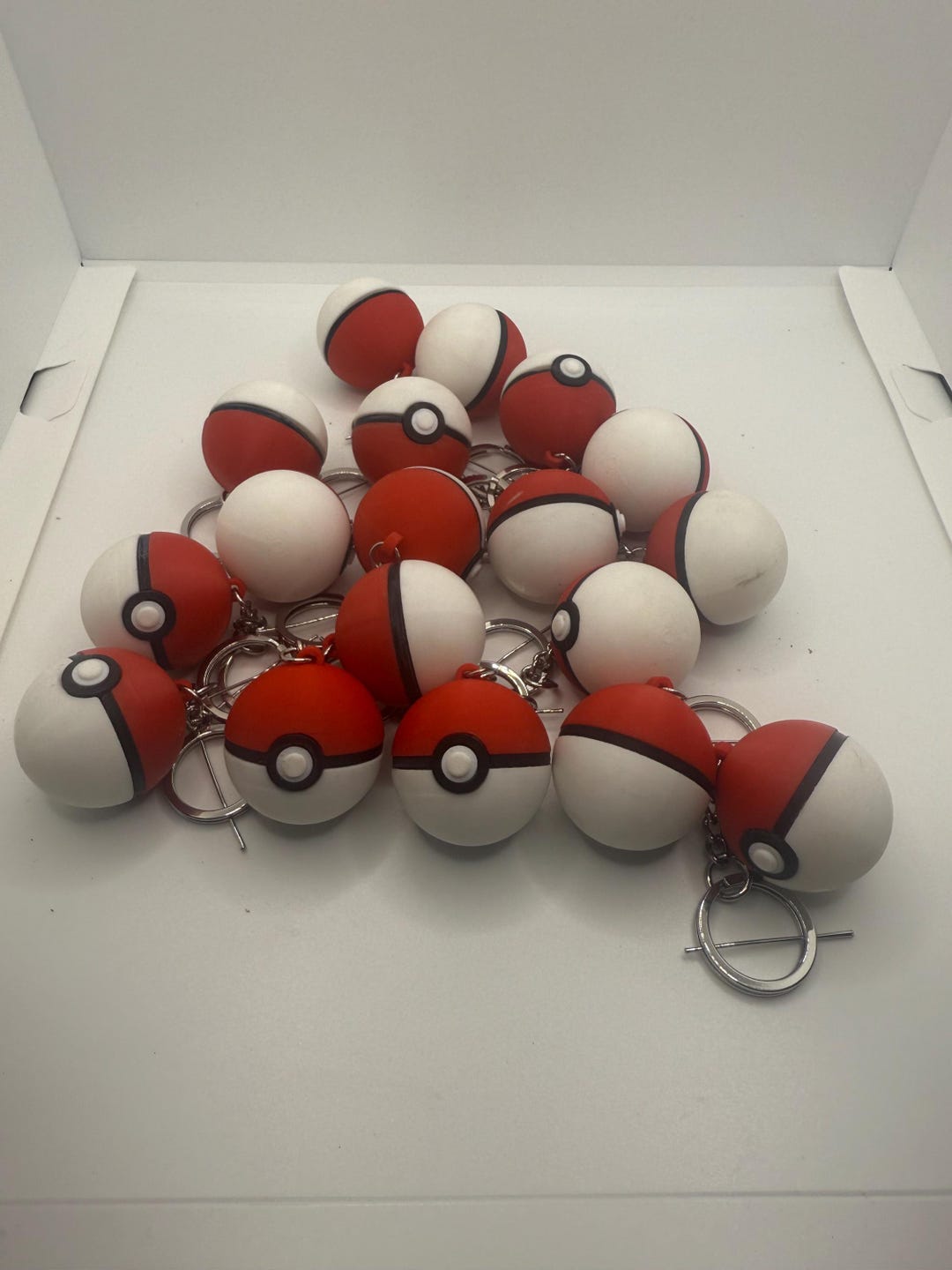 3D Printed Pokeball Keychains - Etsy