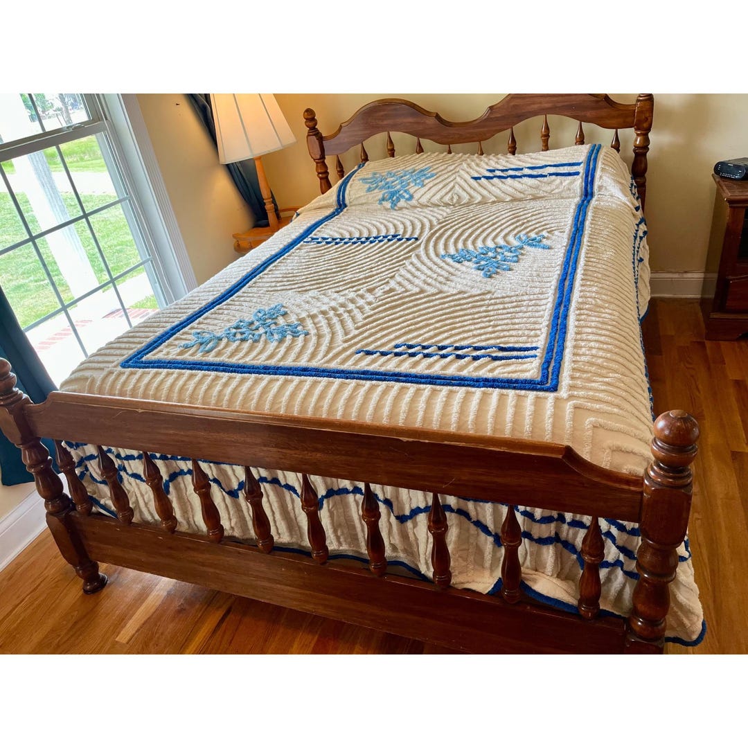 Vintage Ivory & Blue Chenille Bedspread With Floral Design for Full ...