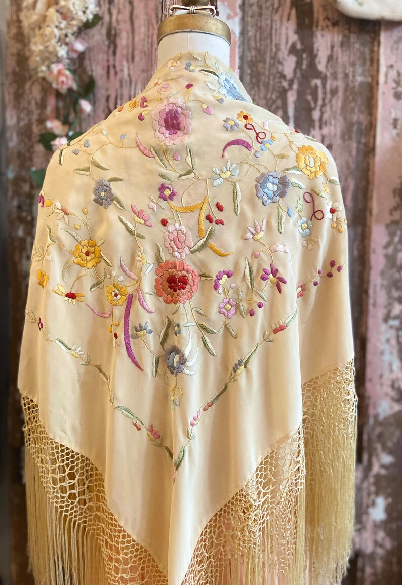 1920s Silk Fringe Piano Shawl With Pastel Floral Embroidery - Etsy
