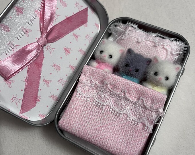 Calico Critters Altoid Tin Playset & Carrying Case - Etsy