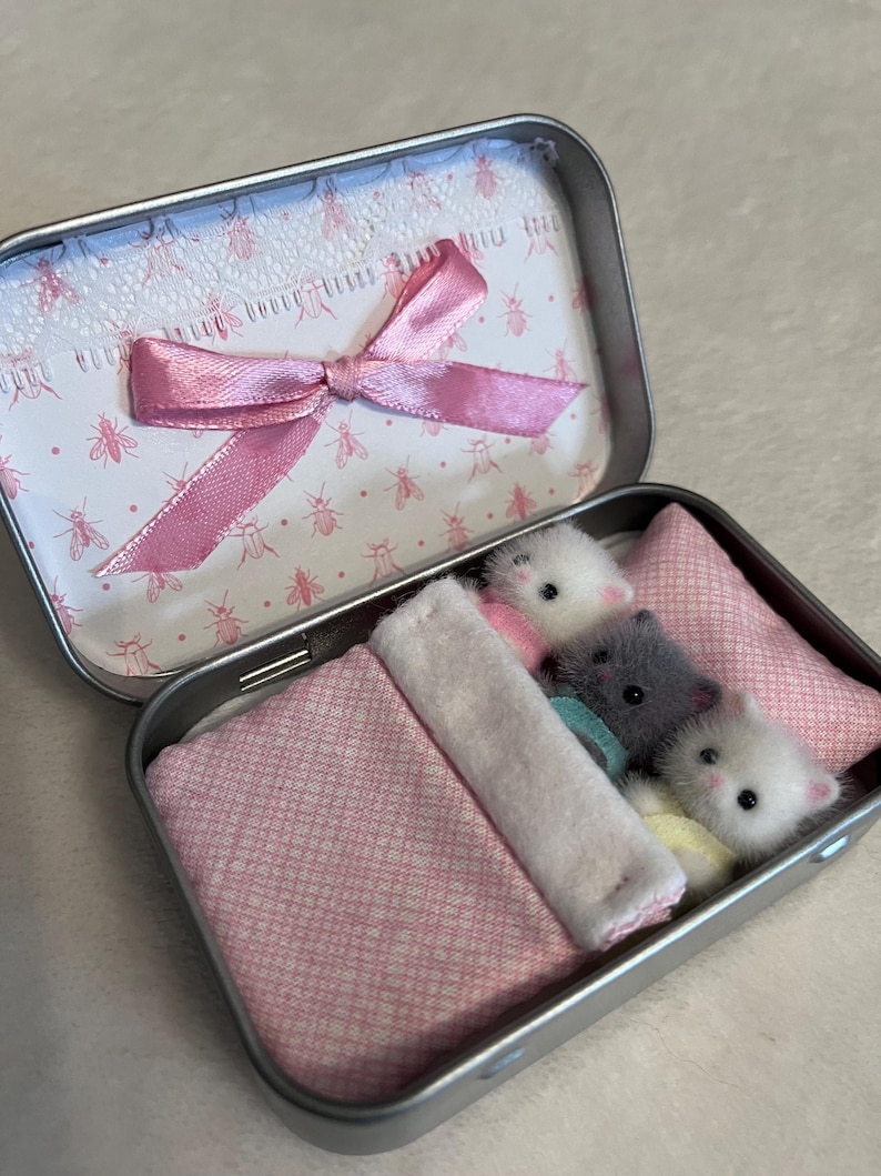 Calico Critters Altoid Tin Playset & Carrying Case - Etsy