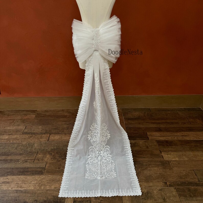 Detachable Bow Shape Accessories, Shimmer Fabric Train, With Lace ...