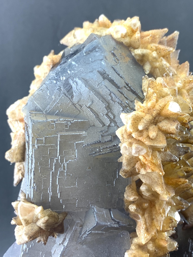 2.7 Kg Amazing Natural Cubic Fluorite With Calcite Crystal Cluster ...