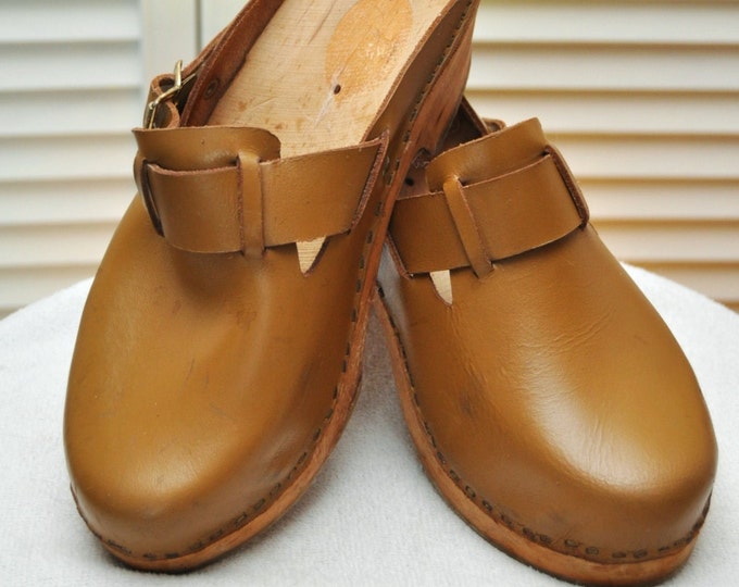 70s Vintage Leather & Wood Clogs by Poronylia Shoes Mules Slides Buckle ...