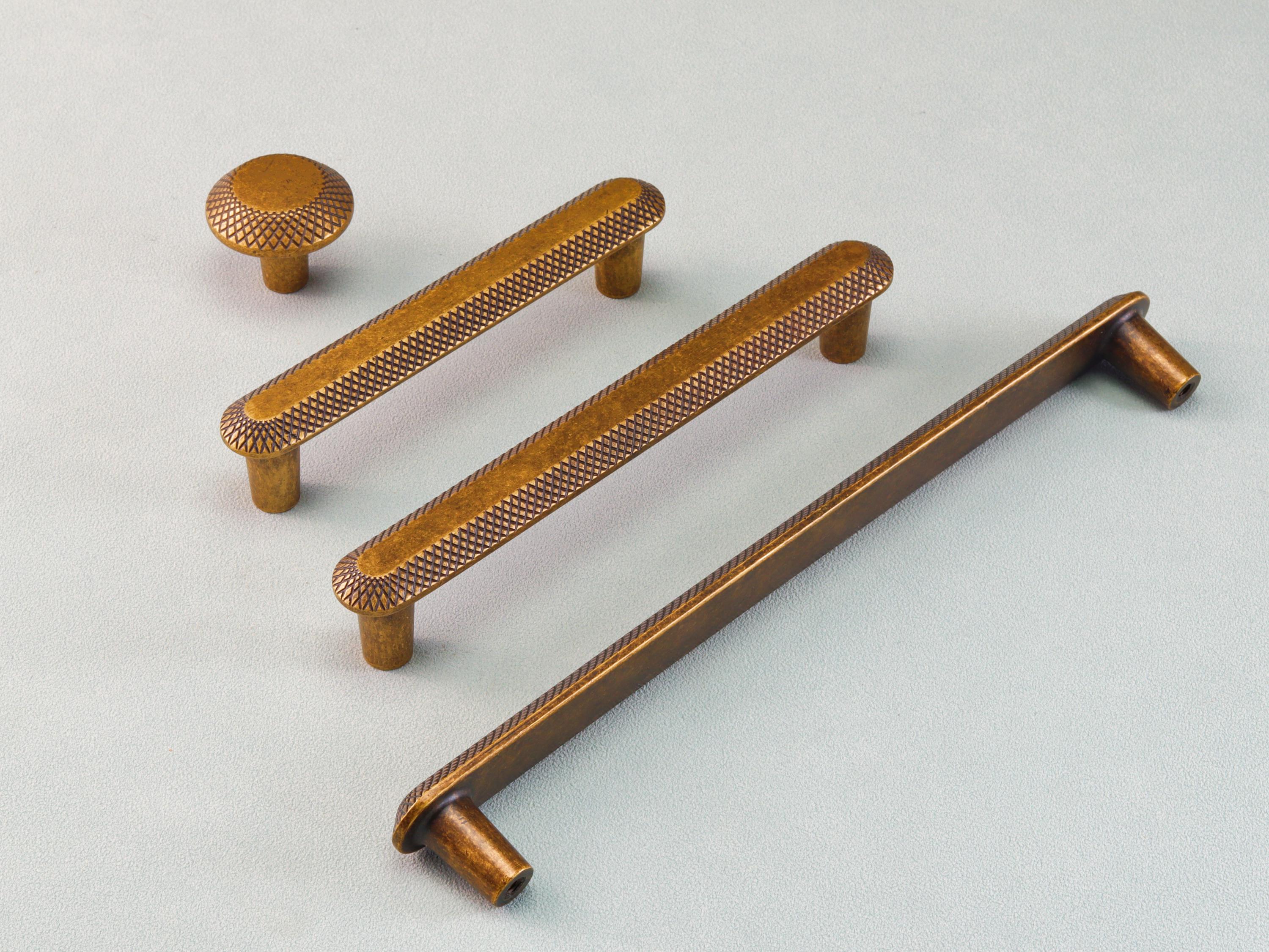 Simple Antique Brass Round Bar Handles Dresser Handles Drawer Pulls ...