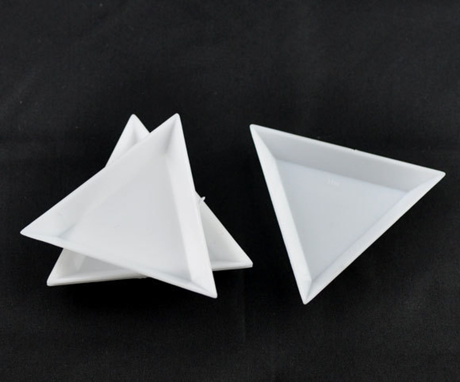 3 Pcs. Plastic Sorting Triangle Trays for Beads Charms - Etsy