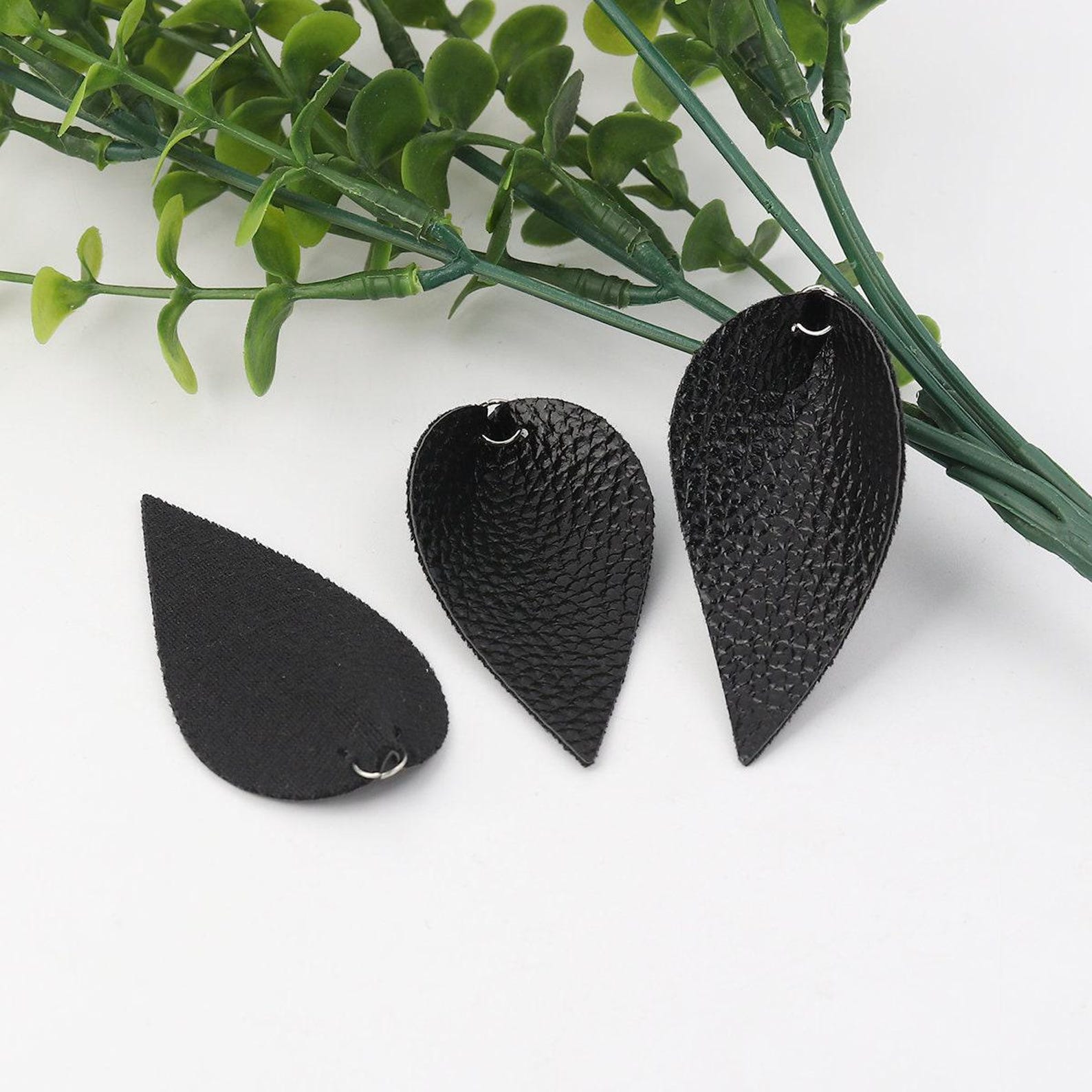 10 Pcs. Black Faux Leather Dangle Charms Pendants - Pinch Leaf - Silver ...