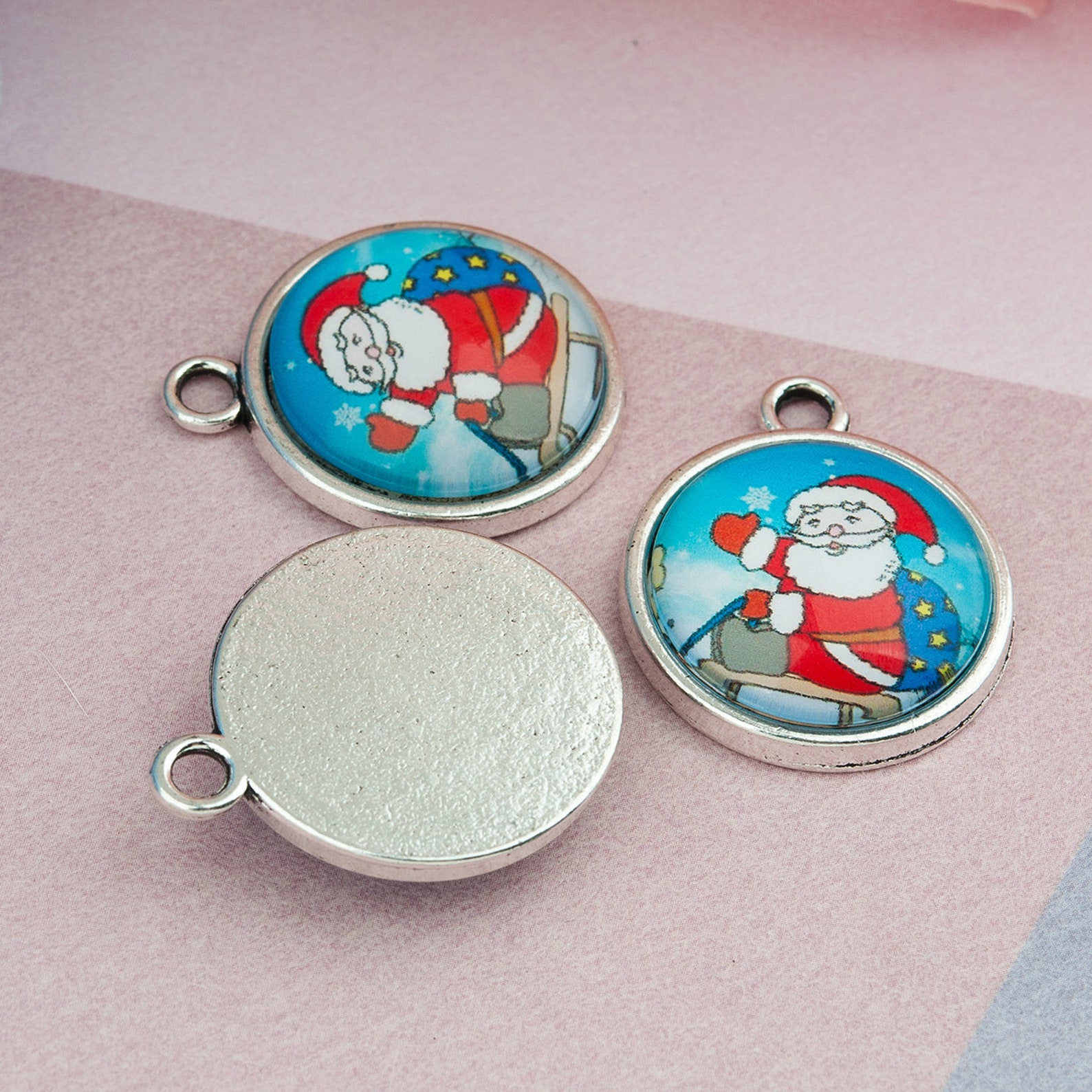 10 Pcs. Antique Silver Circle Round Pendants Charms - 28mm X 23mm ...