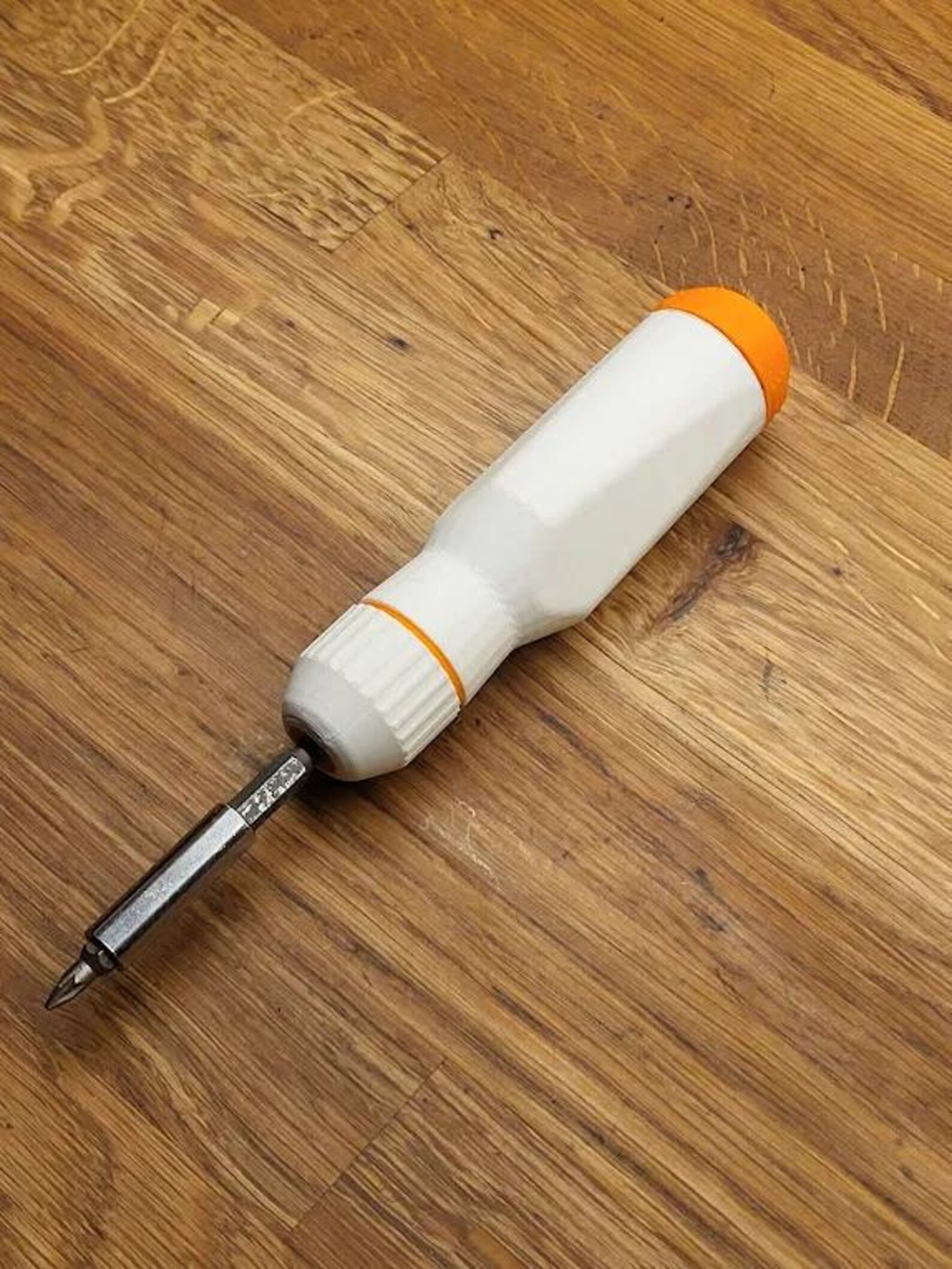 LTT Screwdriver Clone With Removable Ratchet and 6-bit Storage ...