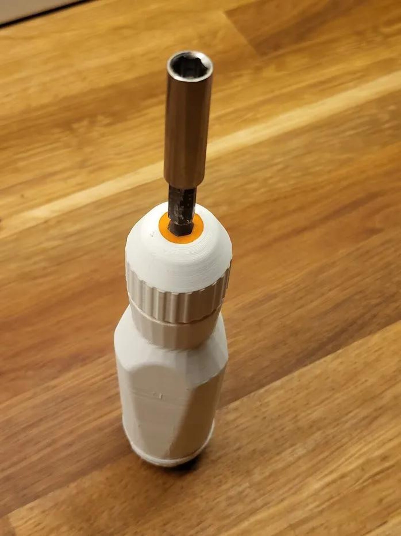 LTT Screwdriver Clone With Removable Ratchet and 6-bit Storage ...