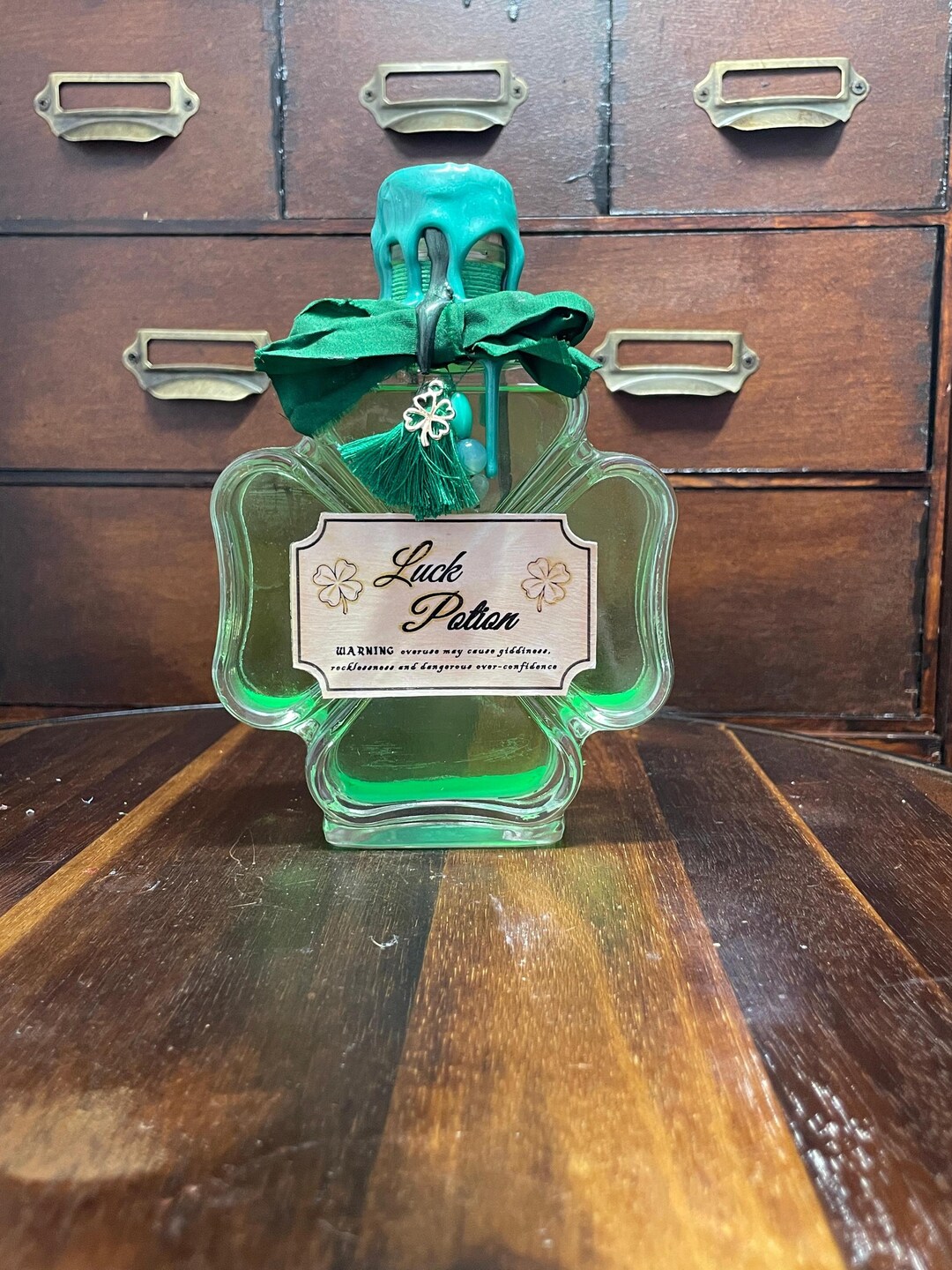 Luck Potion | Colour-changing Potion | Potion Bottle | Witch and Wizard ...