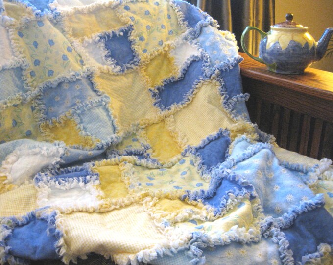 Beautiful Shabby Chic Yellow & Blue Rag Quilt - Etsy