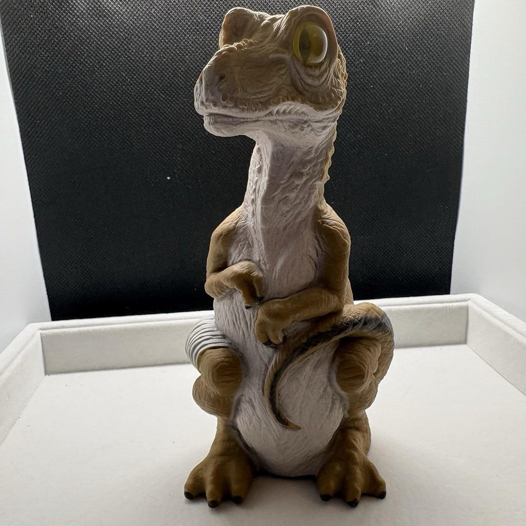 Vintage 1996 Hasbro Jurassic Park JP 56 Baby T-rex Hatchling Figure ...