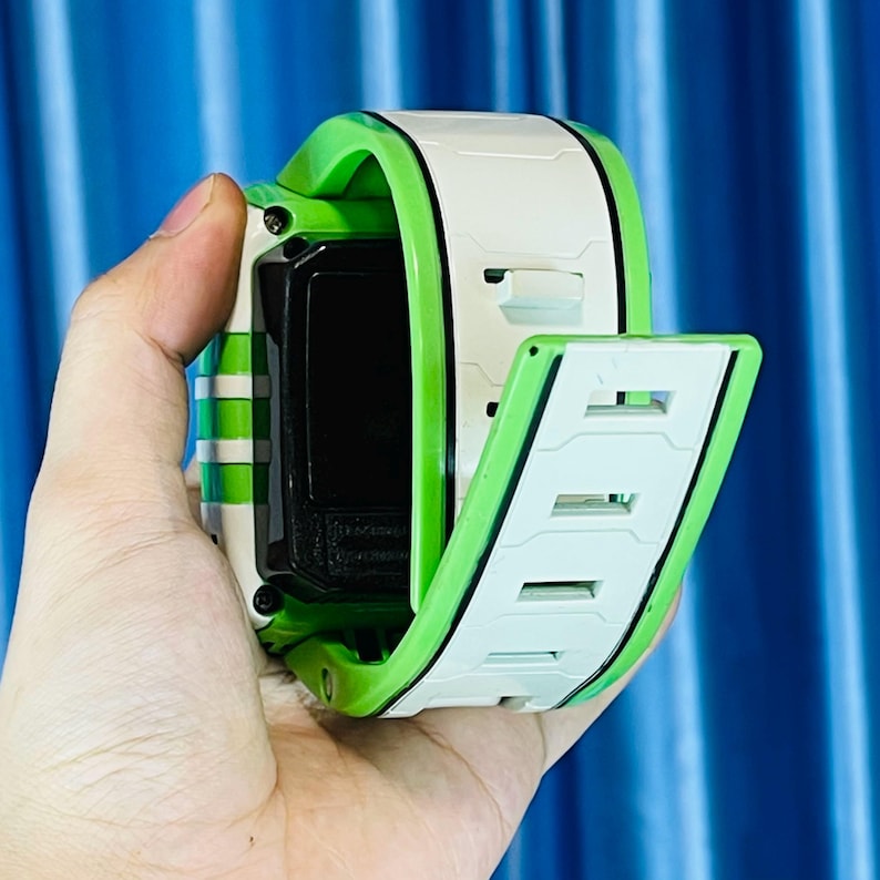 Omnitrix Omni-link | Ben10 Omniverse | the Watch is a Product From ...