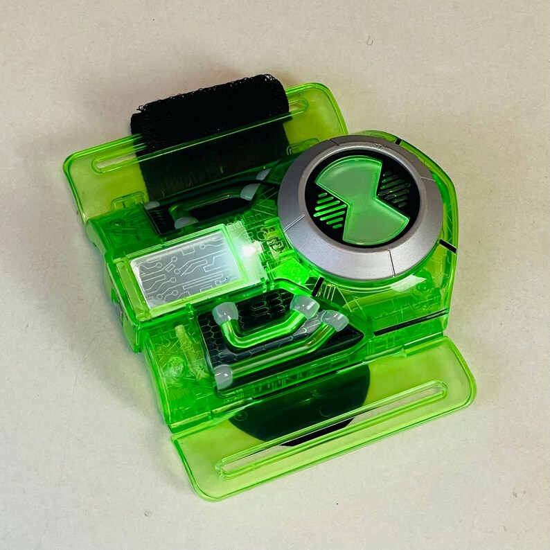 Ultimate Ultimatrix Clear Version Lights & Sounds | Ben 10 Ultimate ...