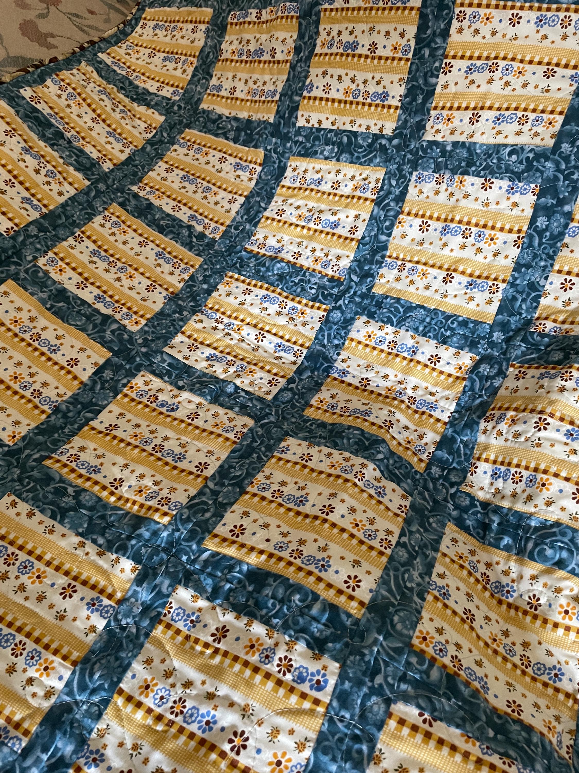 Golden Cottage Quilt - Etsy