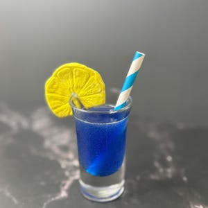 Faux Blue Hawaiian Cocktail/fake Cocktail /bar Decor//resin Drinks/fake ...
