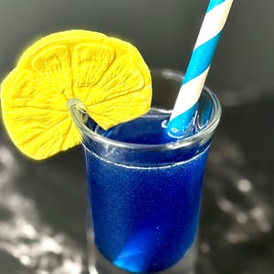 Faux Blue Hawaiian Cocktail/fake Cocktail /bar Decor//resin Drinks/fake ...