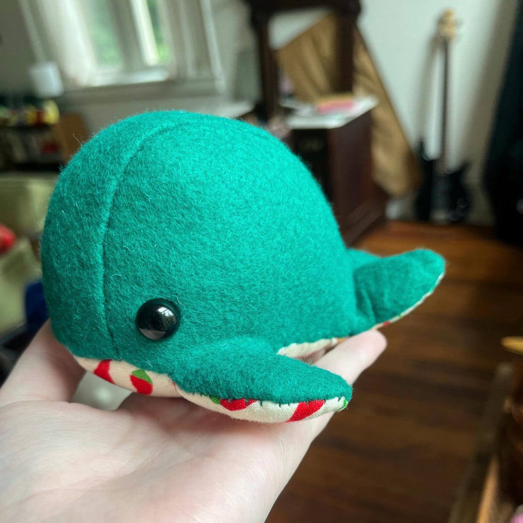 Handmade Whale Plushie - Wick (green/pepper) - Etsy