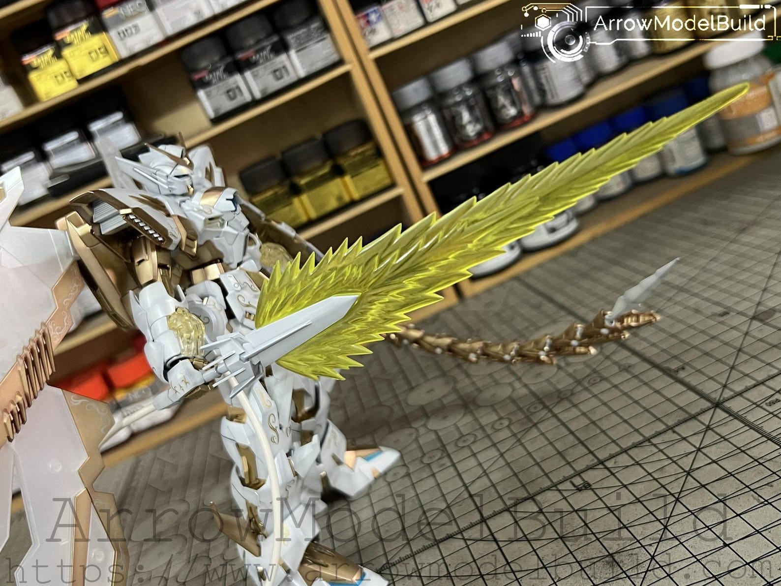 Aeromodelbuild Gundam Epyon EW (clear White) Built & Painted MG 1/100 ...