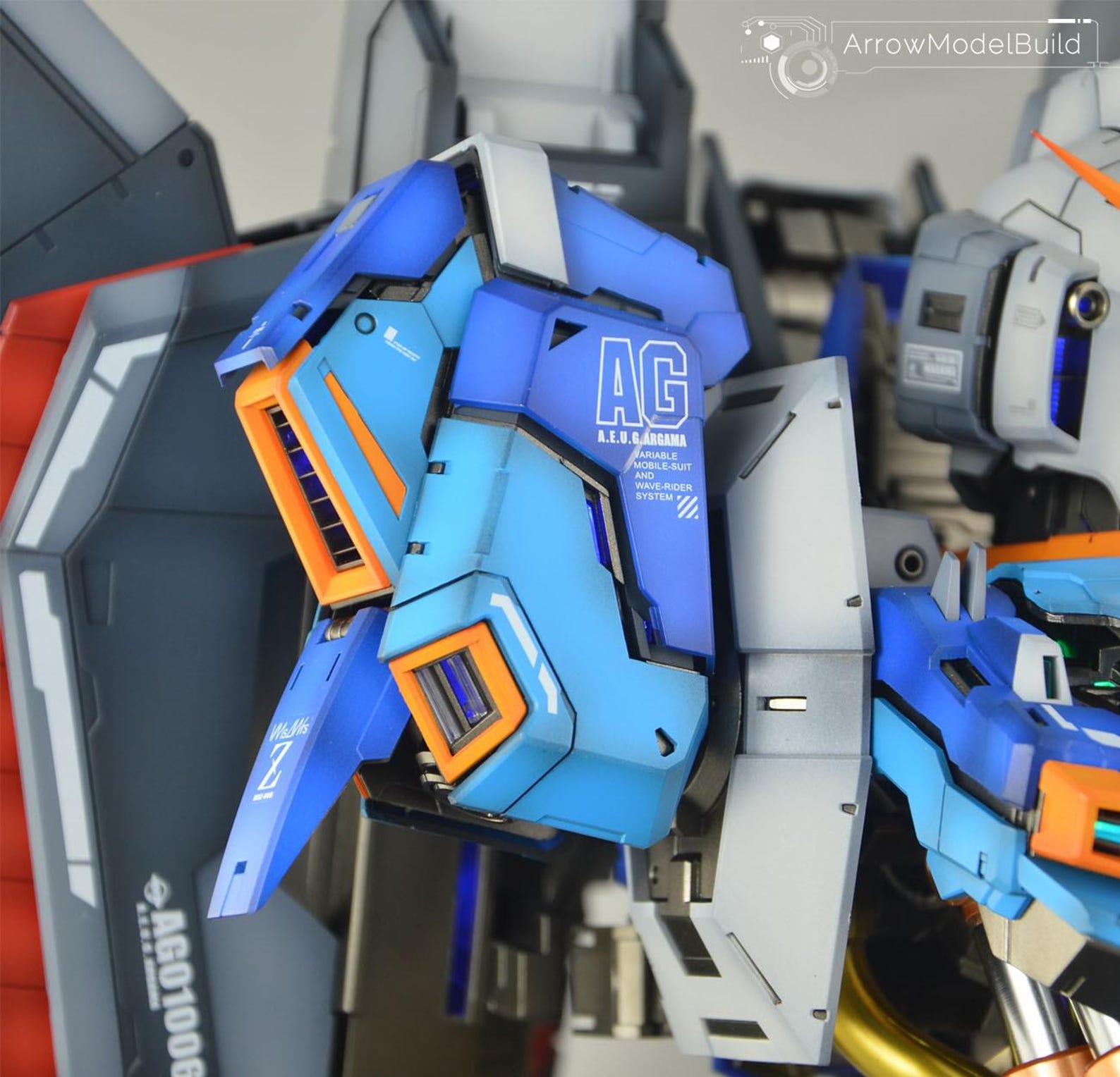Aeromodelbuild Z Gundam Head Chest With LED Set Built & Painted 1/35 ...