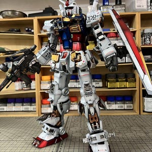 Aeromodelbuild RX-78-2 Gundam (detailed Armor) Built & Painted PG 1/60 ...