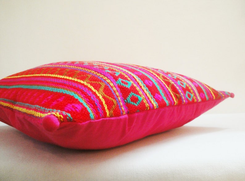 Bright Red Woven Pillow Cover , Colorful Cushion Cover With Multi Color ...